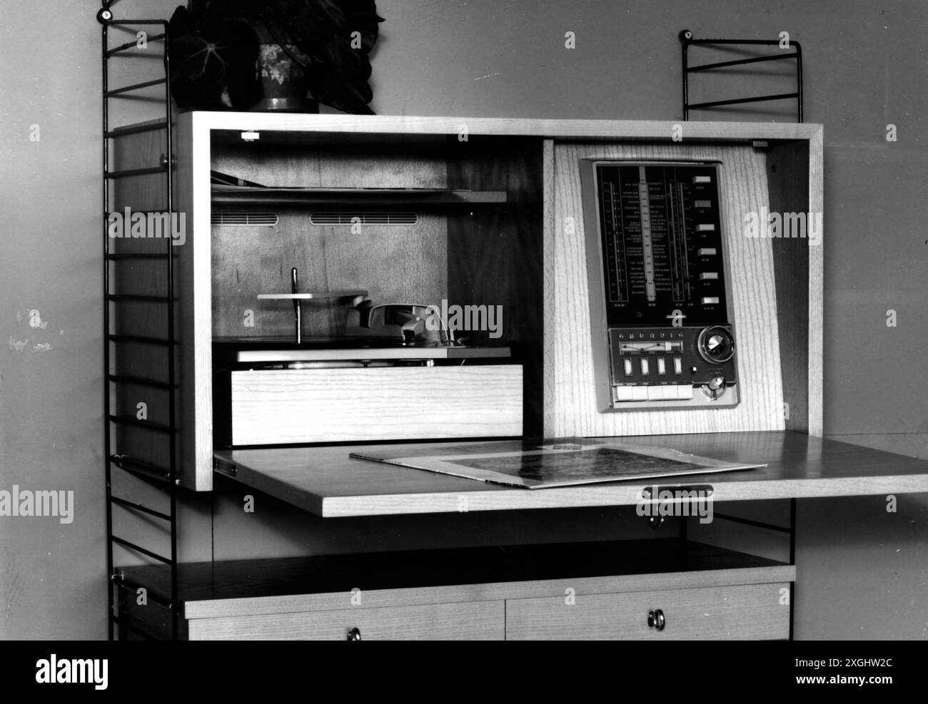 11 series hi hi-res stock photography and images - Alamy