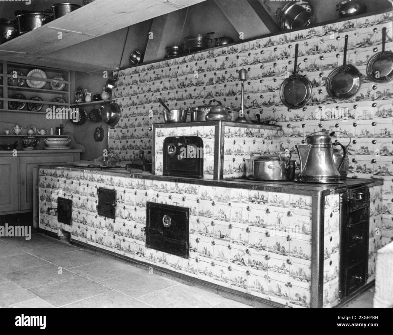 1950s kitchen design Black and White Stock Photos & Images - Alamy