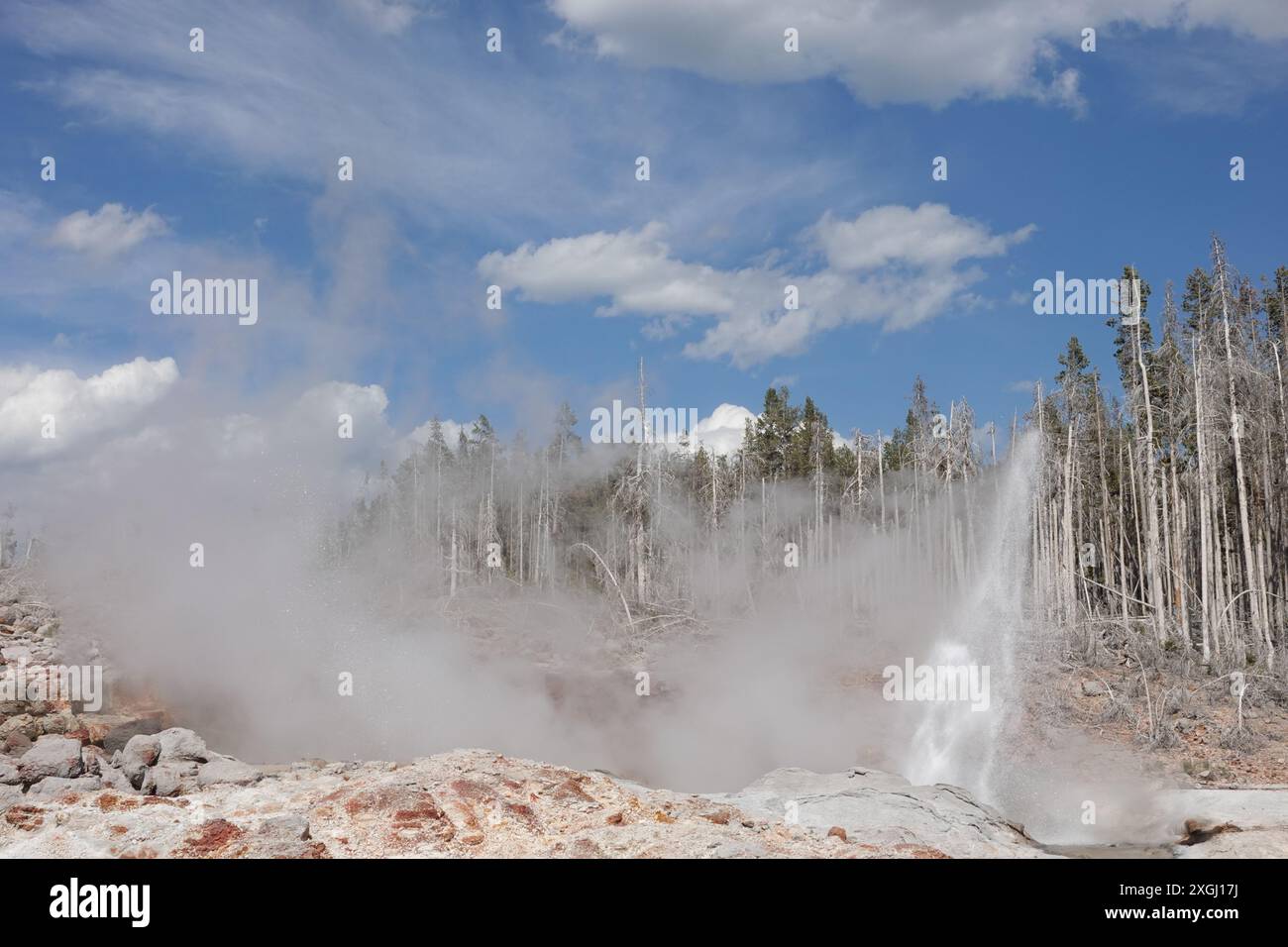 Dynamic eruption hi-res stock photography and images - Alamy