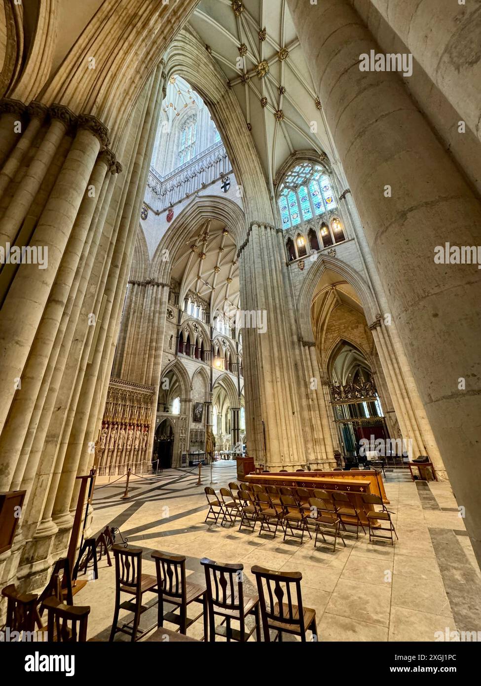 Inside york minster hi-res stock photography and images - Alamy