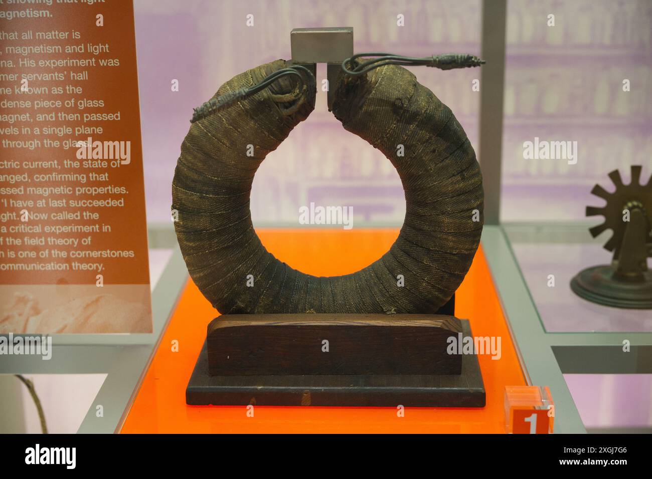 Magneto optical electro magnet hi-res stock photography and images - Alamy