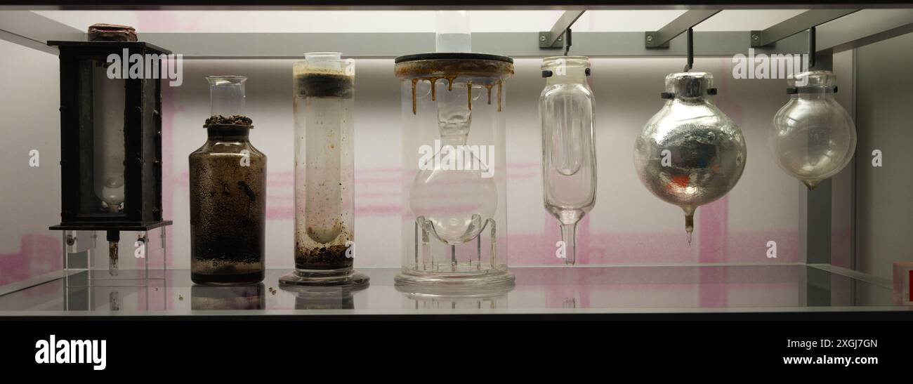 Variations on James Dewar's original vacuum flask design Stock Photo ...