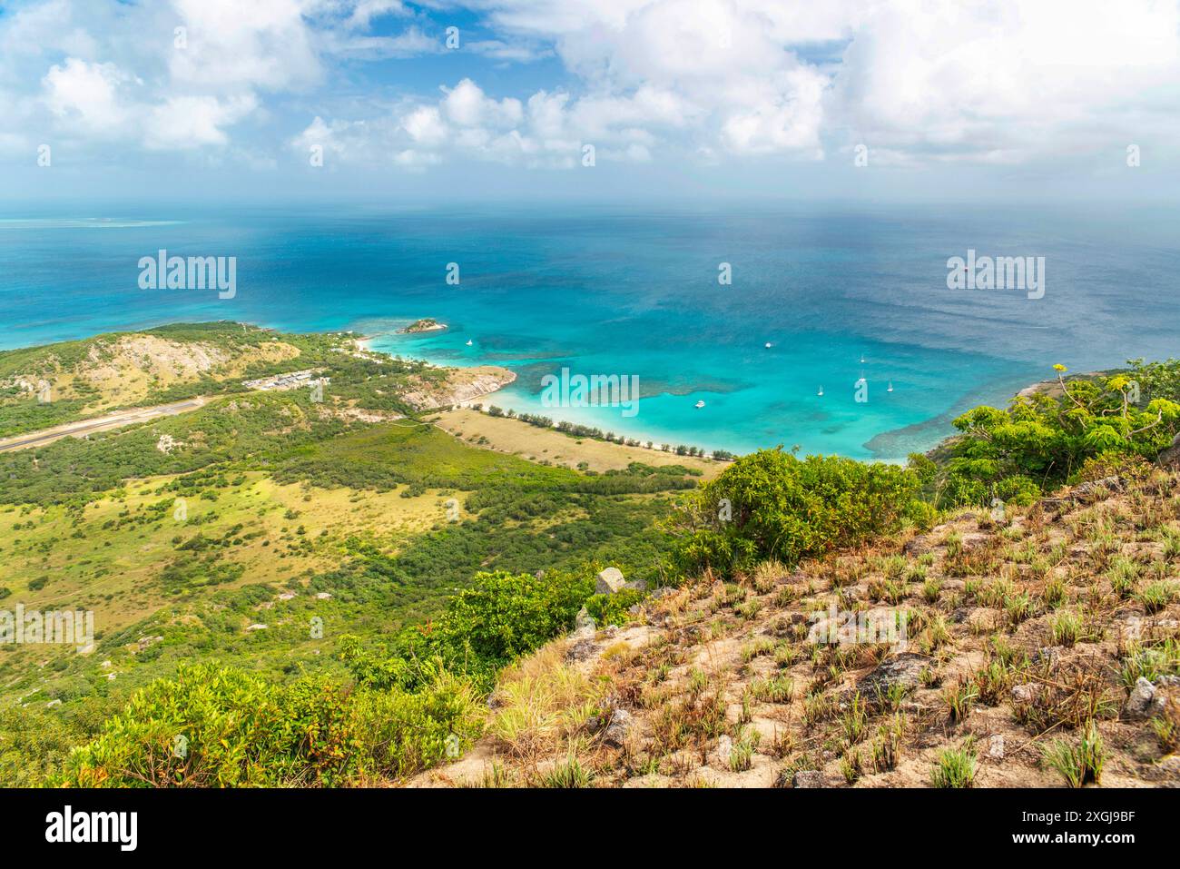 Spectacular aerial view of coral reefs from Cooks Look on Lizard Island ...