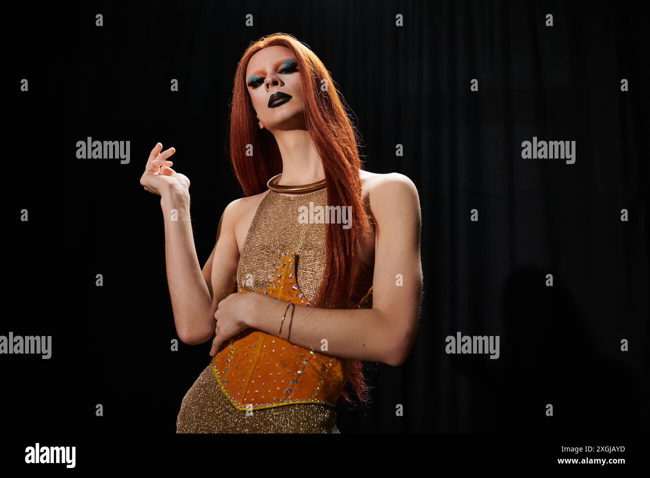 Drag queen performing hi-res stock photography and images - Alamy