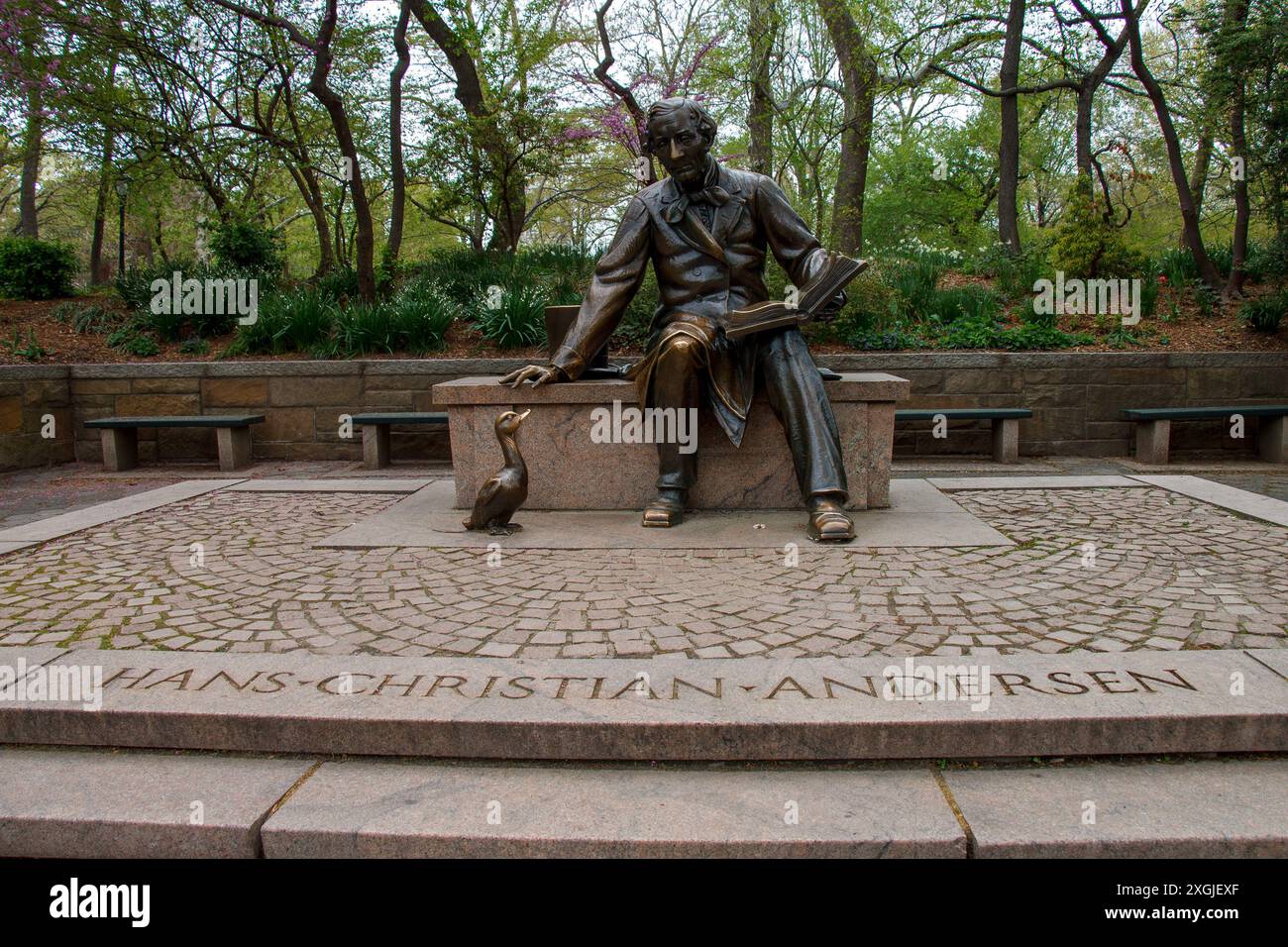 The bronze statue of Hans Christian Andersen with a duck, Central Park ...