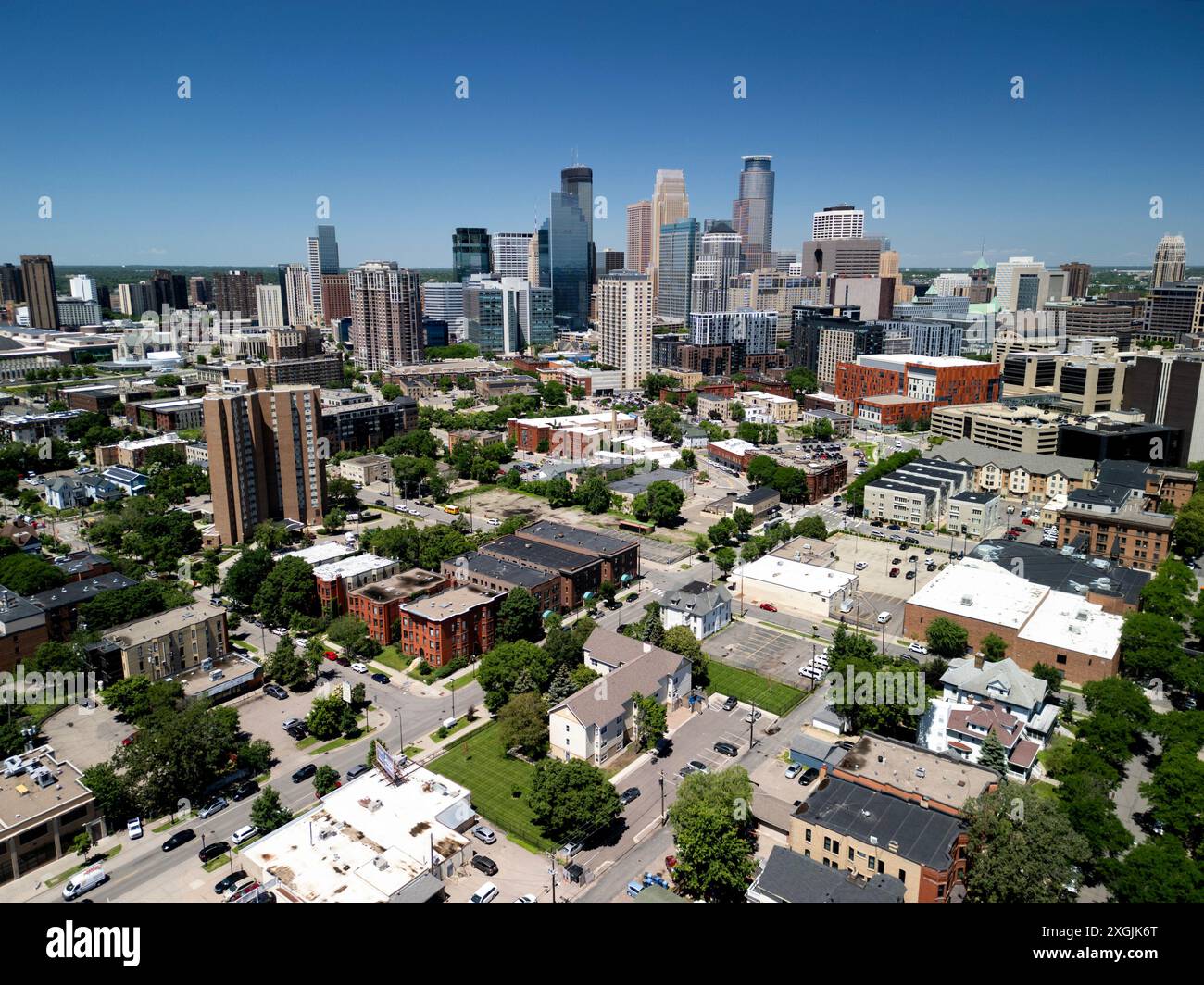 Blue sky skyline hi-res stock photography and images - Alamy