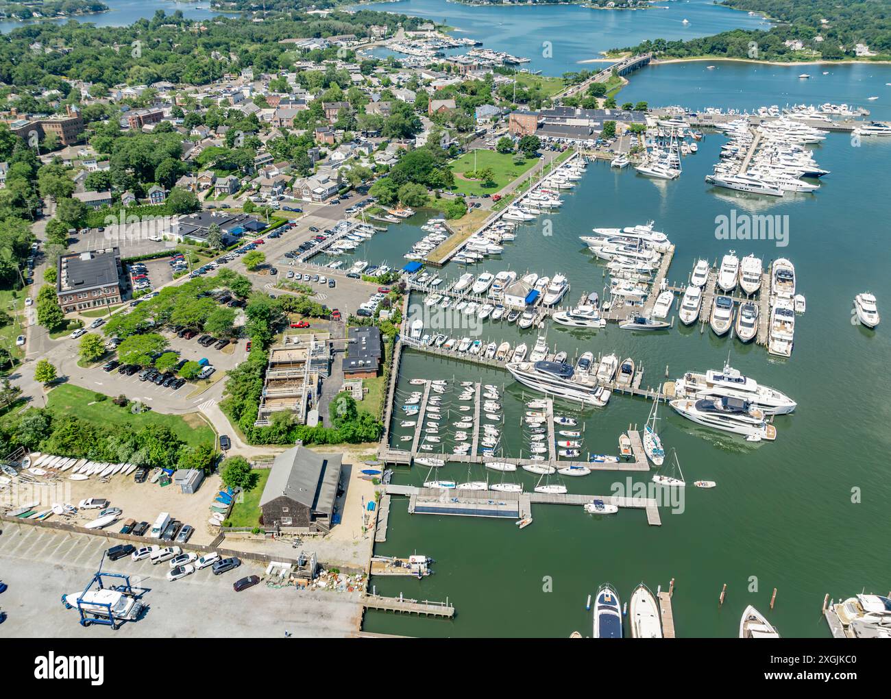 Aerial view wharf marina boats hi-res stock photography and images - Alamy