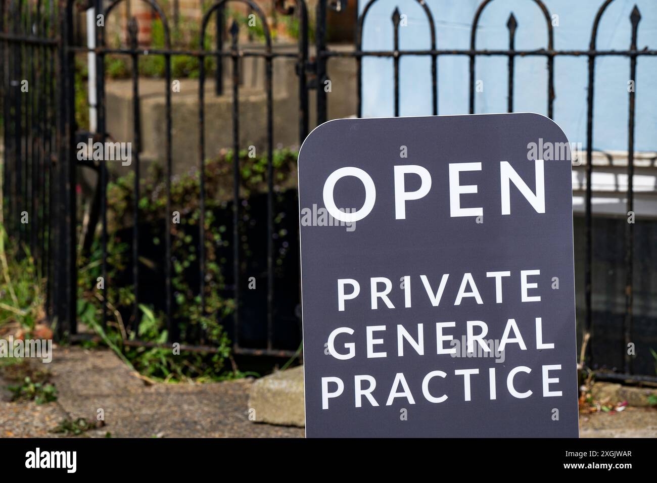 Private practice hi-res stock photography and images - Alamy