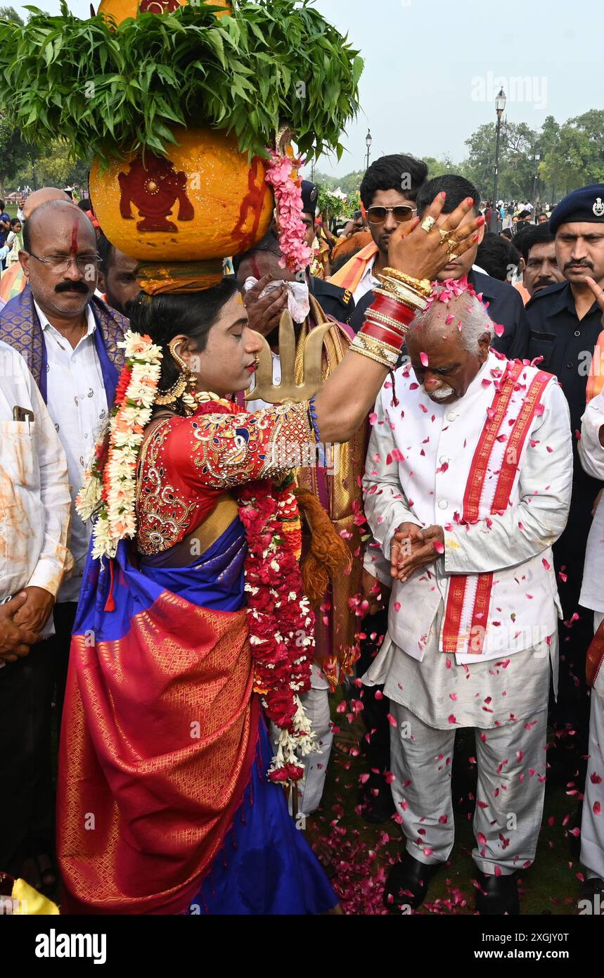 Governor of telangana hi-res stock photography and images - Alamy