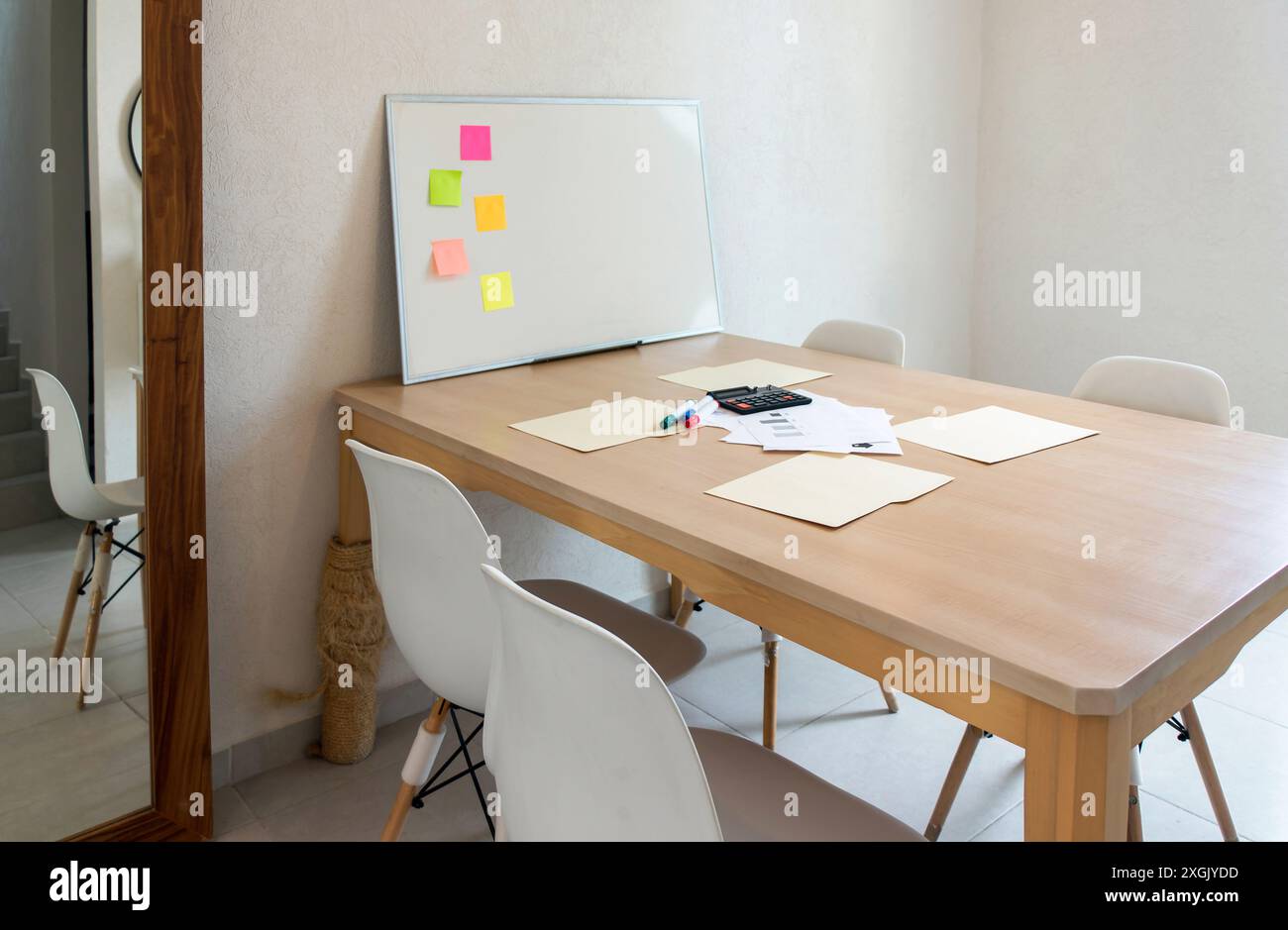 Pens and papers hi-res stock photography and images - Alamy