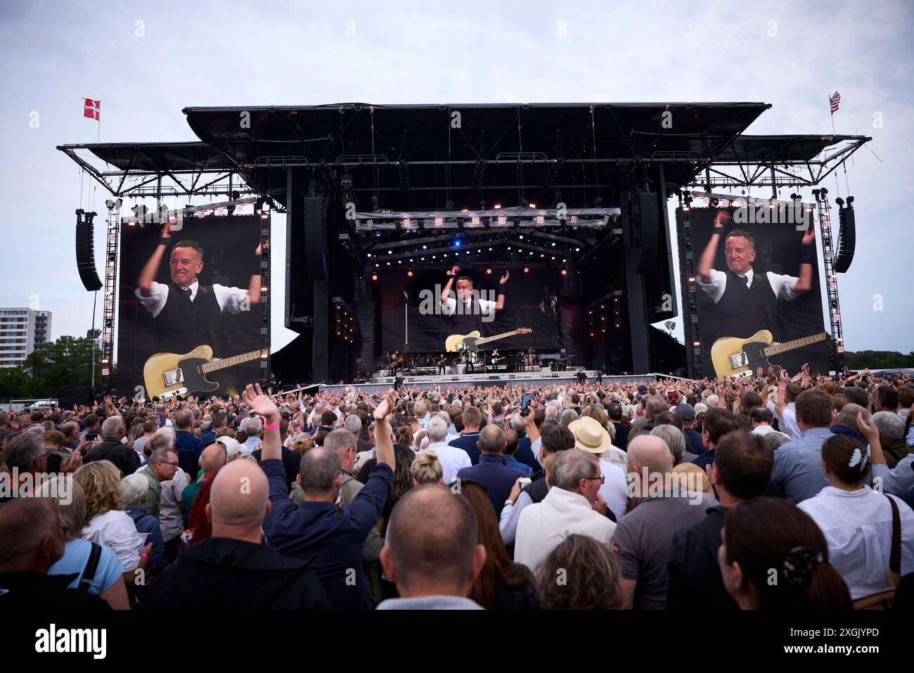 Springsteen and e street band 2024 world tour hi-res stock photography ...
