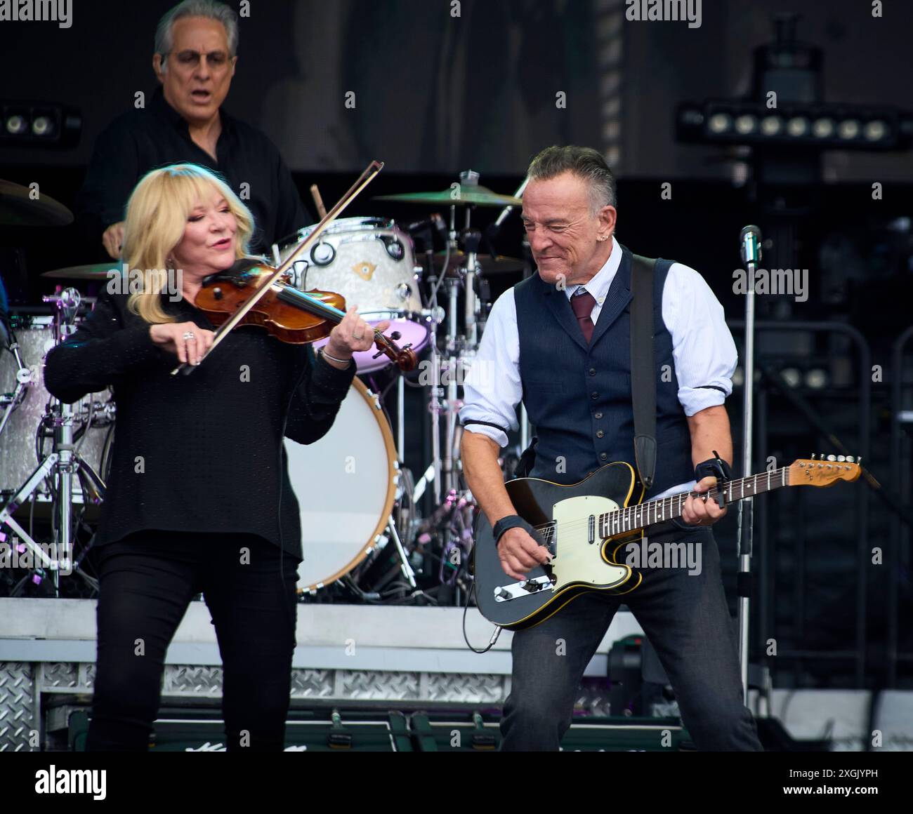 Springsteen and e street band 2024 world tour hi-res stock photography ...