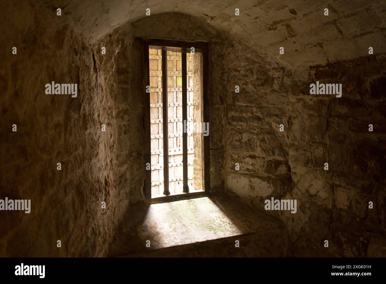 Old castle wall windows hi-res stock photography and images - Alamy