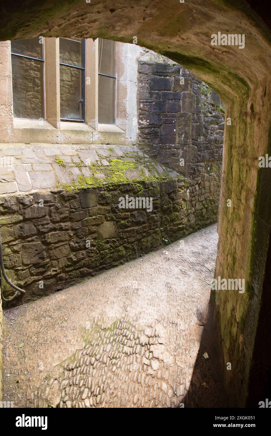 Old castle wall windows hi-res stock photography and images - Alamy