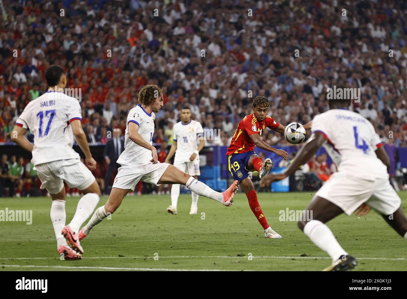 MUNICH - (l-r) William Saliba of France, Adrien Rabiot of France ...
