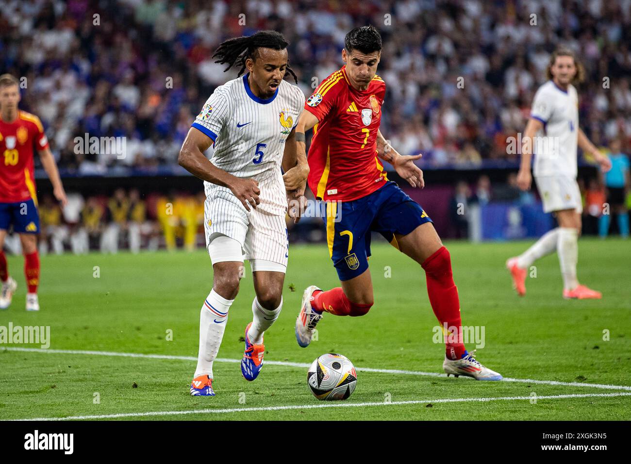 Jules Konde (Frankreich, #05) vs Alvaro Morata (Spanien, #07) GER ...