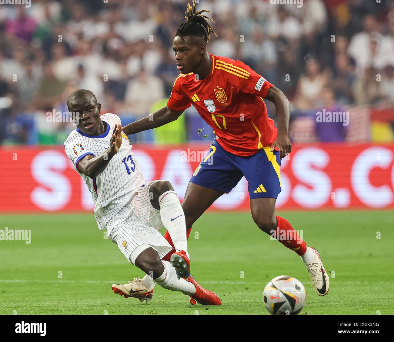 Nico Williams (Spanien, #17) vs N´Golo Kante (Frankreich, #13) GER ...
