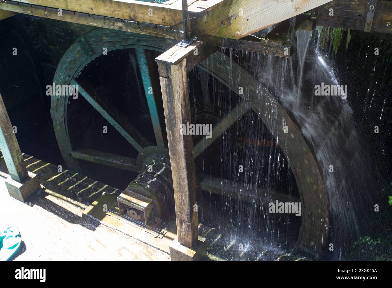 Water dripping into bucket hi-res stock photography and images - Alamy
