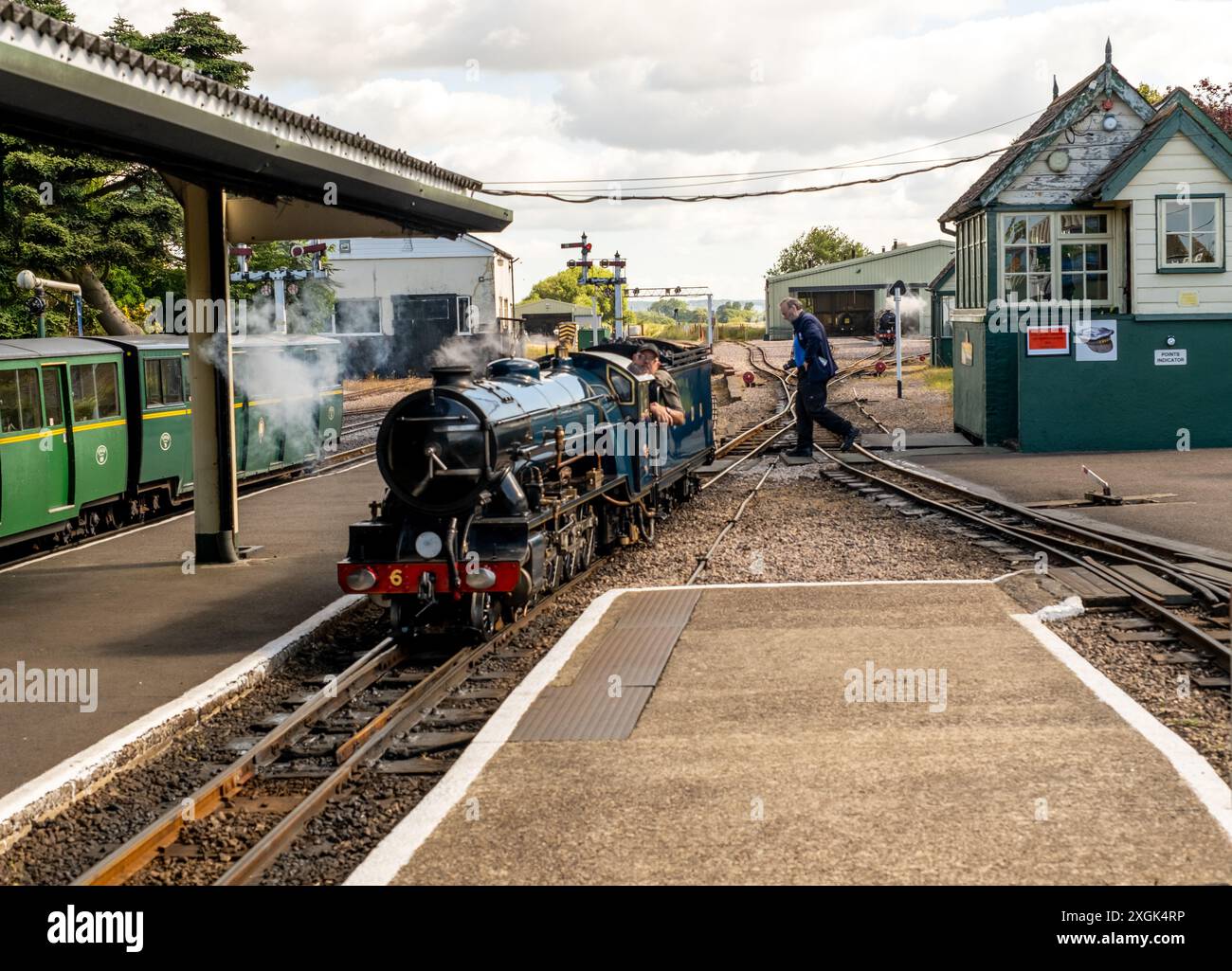Steam train at Romney station on the Romney, Hythe & Dymchurch railway ...
