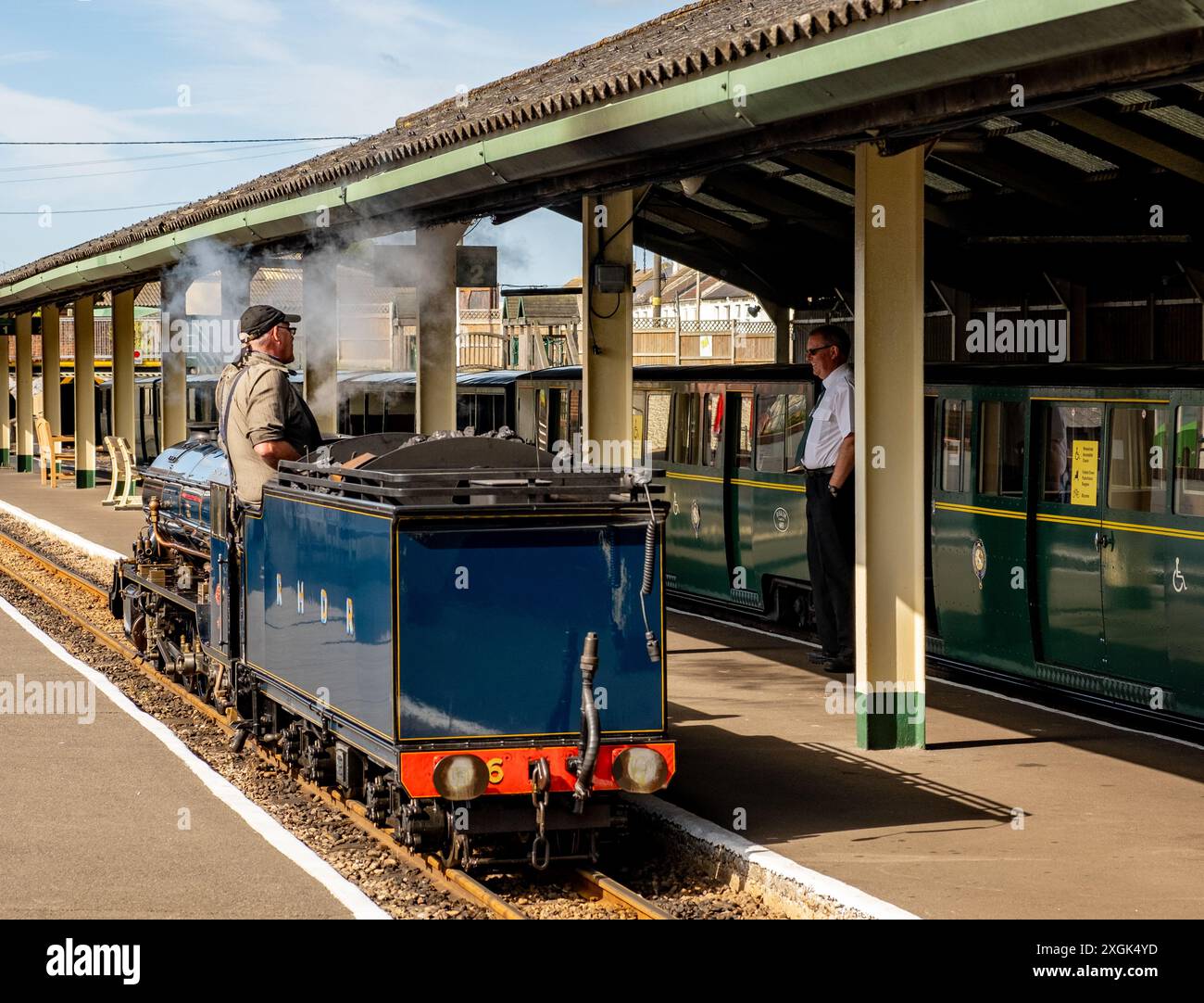 Steam train at Romney station on the Romney, Hythe & Dymchurch railway ...