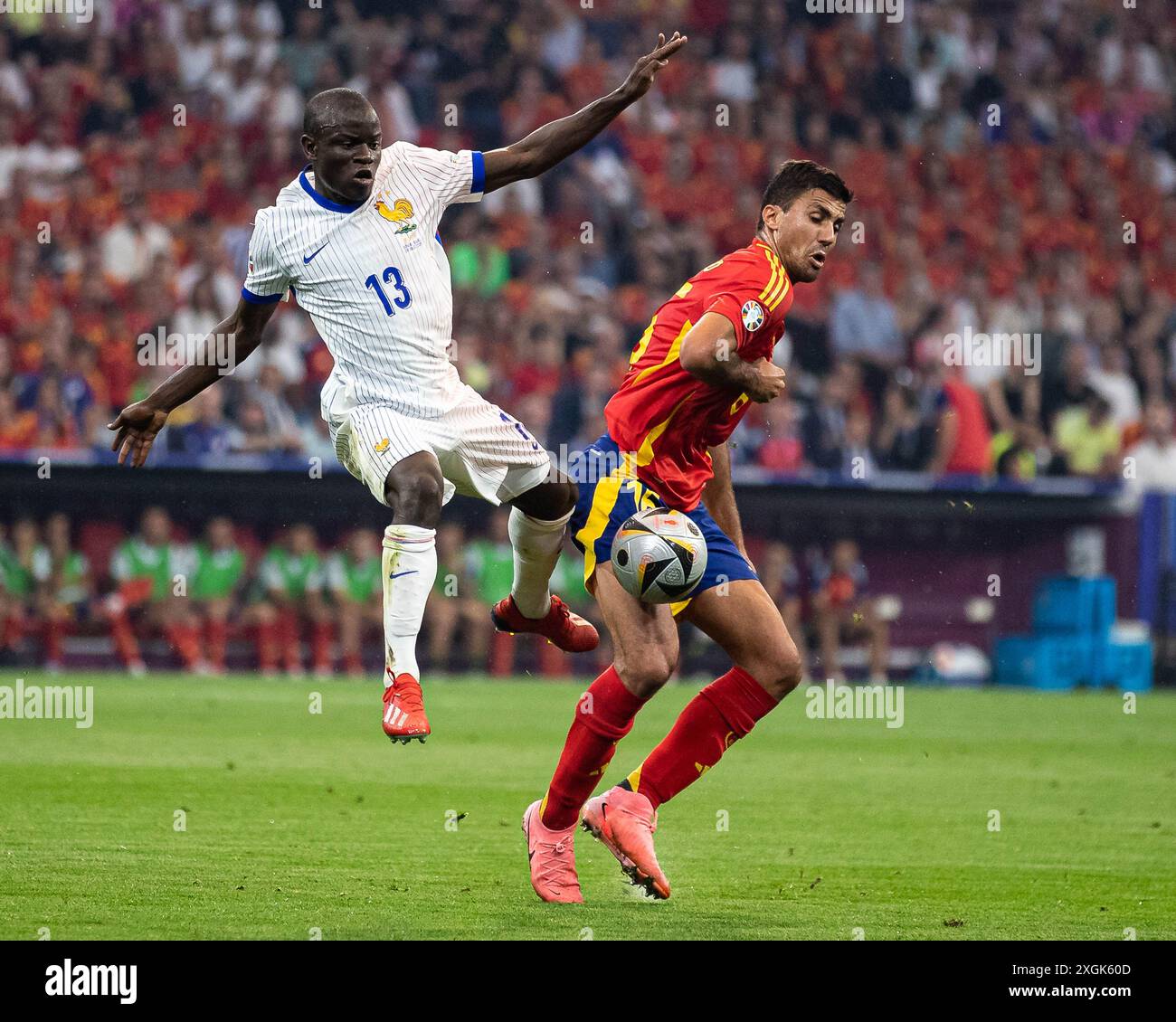 N´Golo Kante (Frankreich, #13) vs Rodri (Spanien, #16) GER, Spanien ...