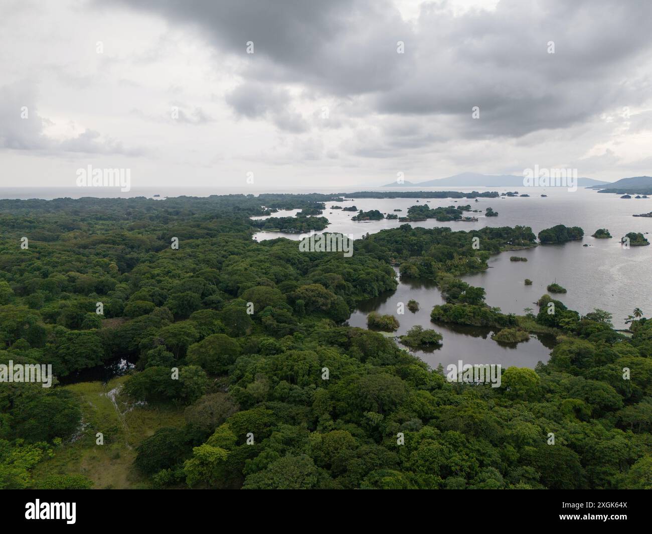 Small islands in the lake hi-res stock photography and images - Alamy