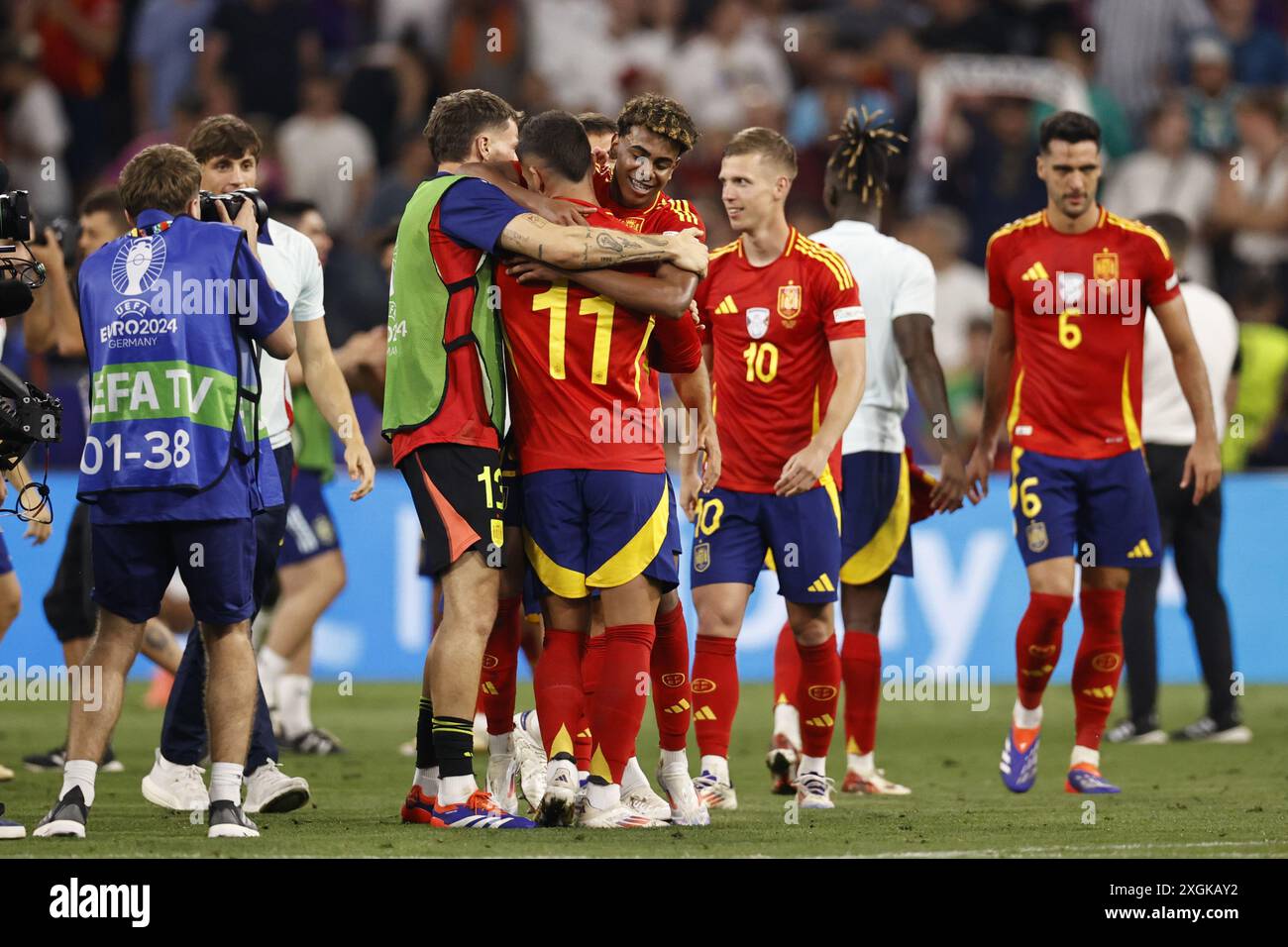 MUNICH - (l-r) Ferran Torres of Spain, Lamine Yamal of Spain during the ...