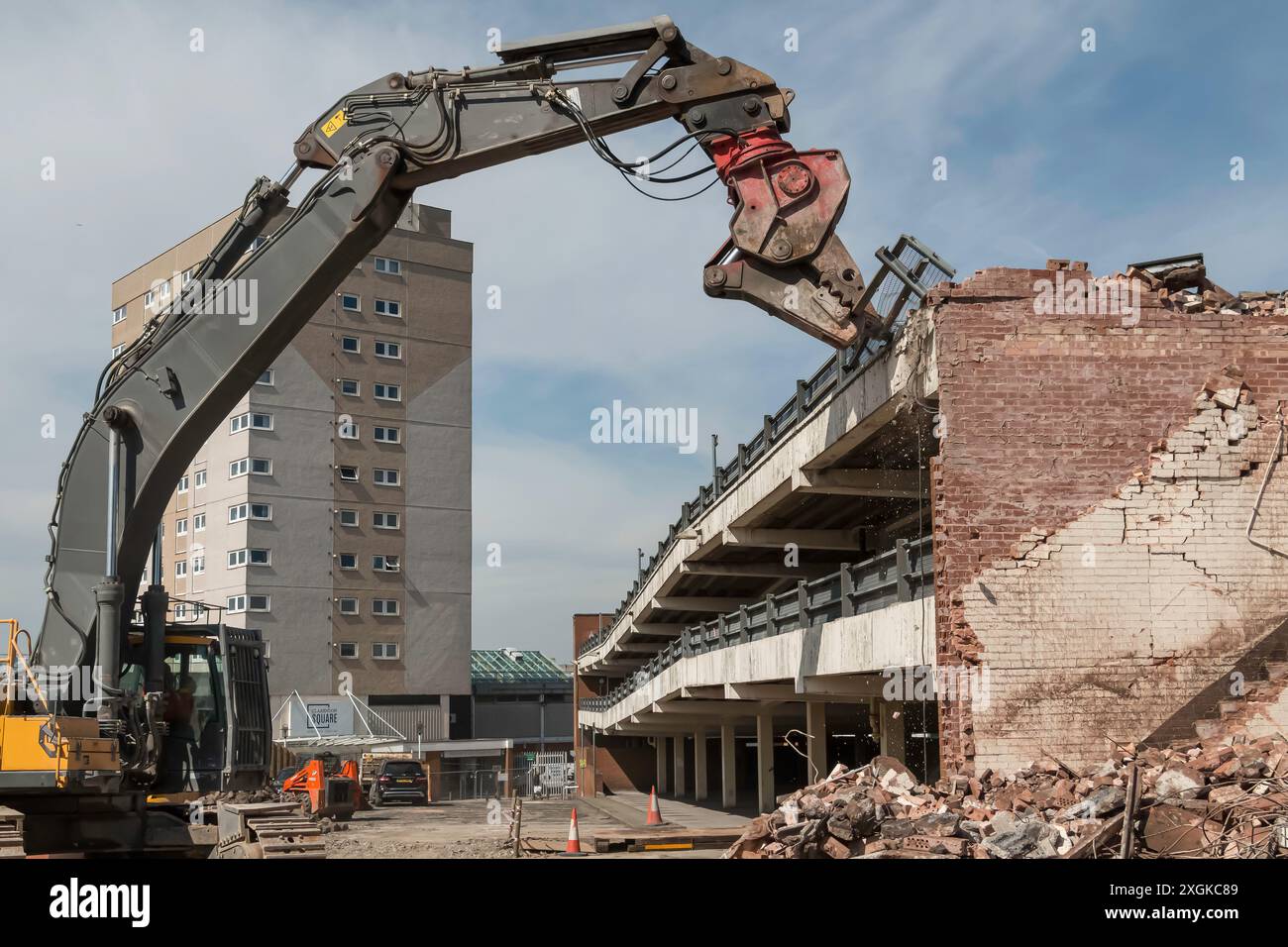 Demolition of a multi storey car park Stock Photo - Alamy
