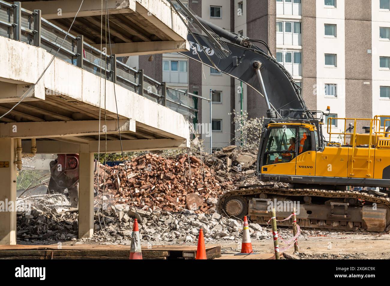 Demolition of a multi storey car park Stock Photo - Alamy