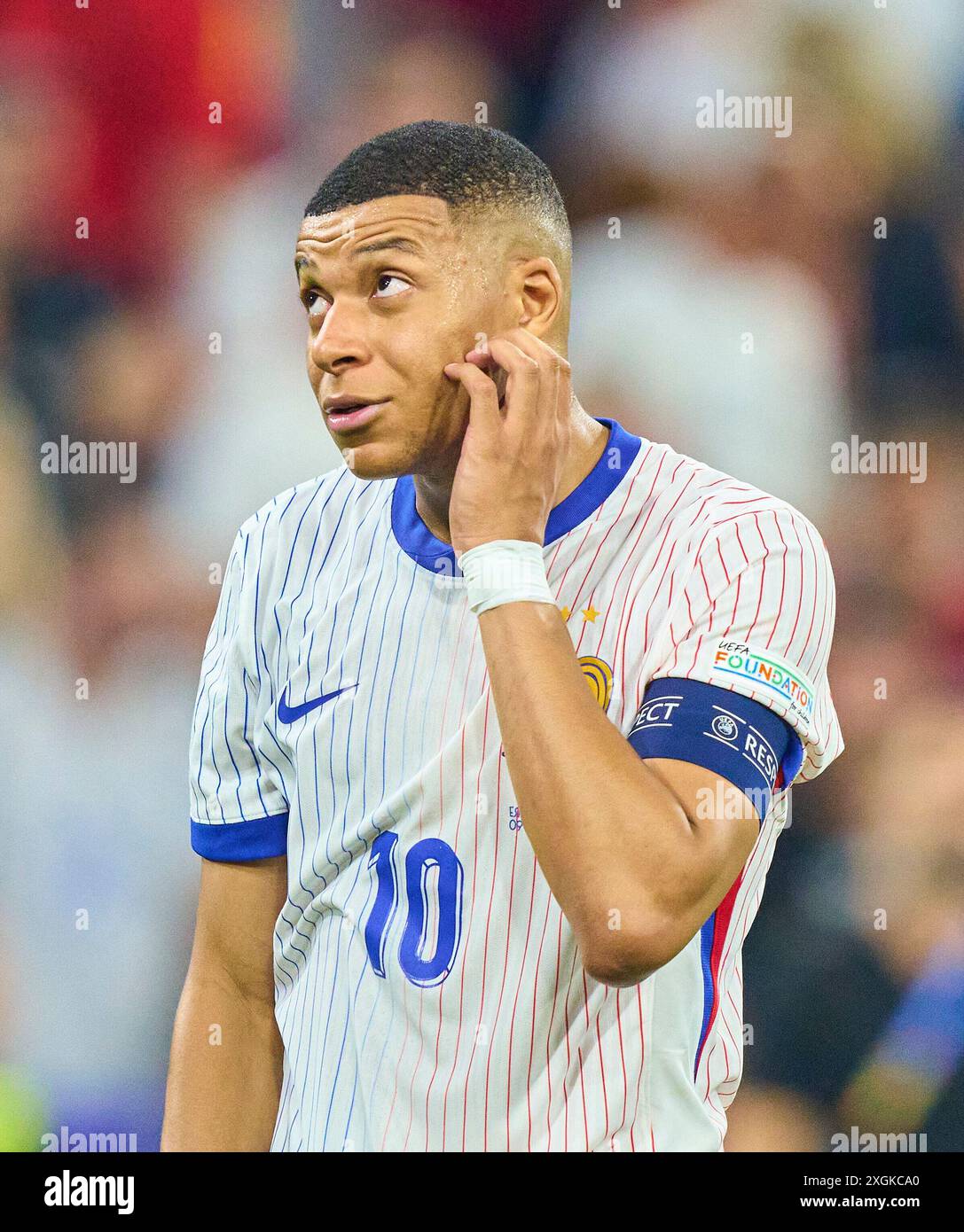 Kylian mbappe sad hi-res stock photography and images - Alamy