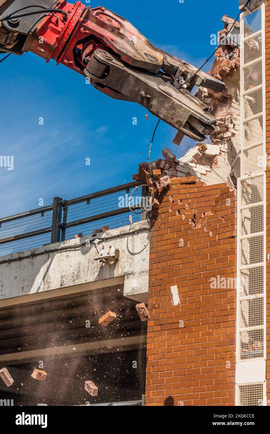 Demolition of a multi storey car park Stock Photo - Alamy