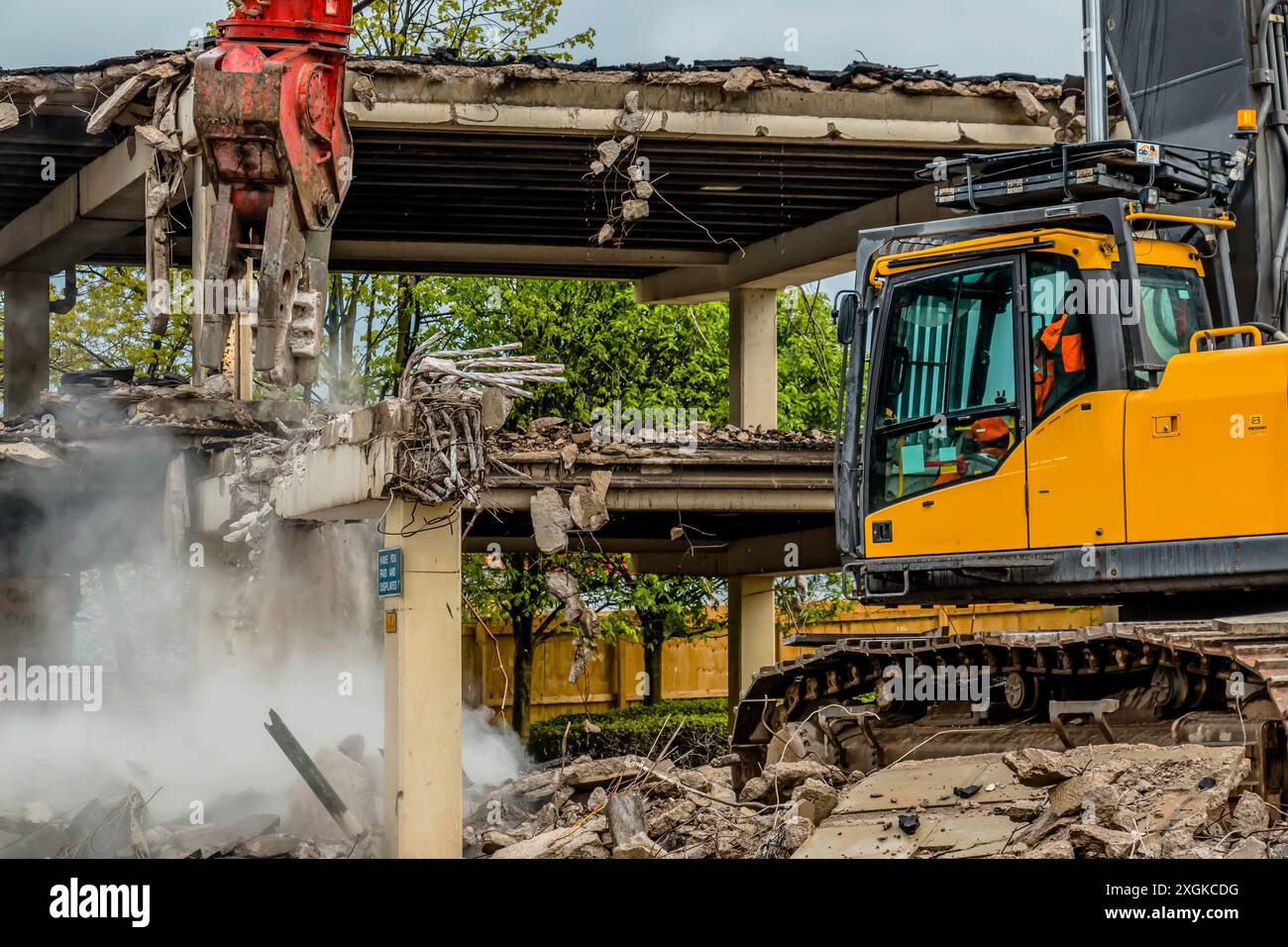 Demolition of a multi storey car park Stock Photo - Alamy