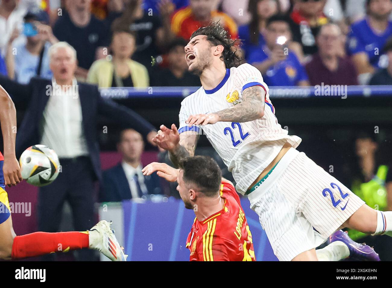 Duell zwischen Aymeric Laporte (Spanien, #14) und Theo Hernandez ...