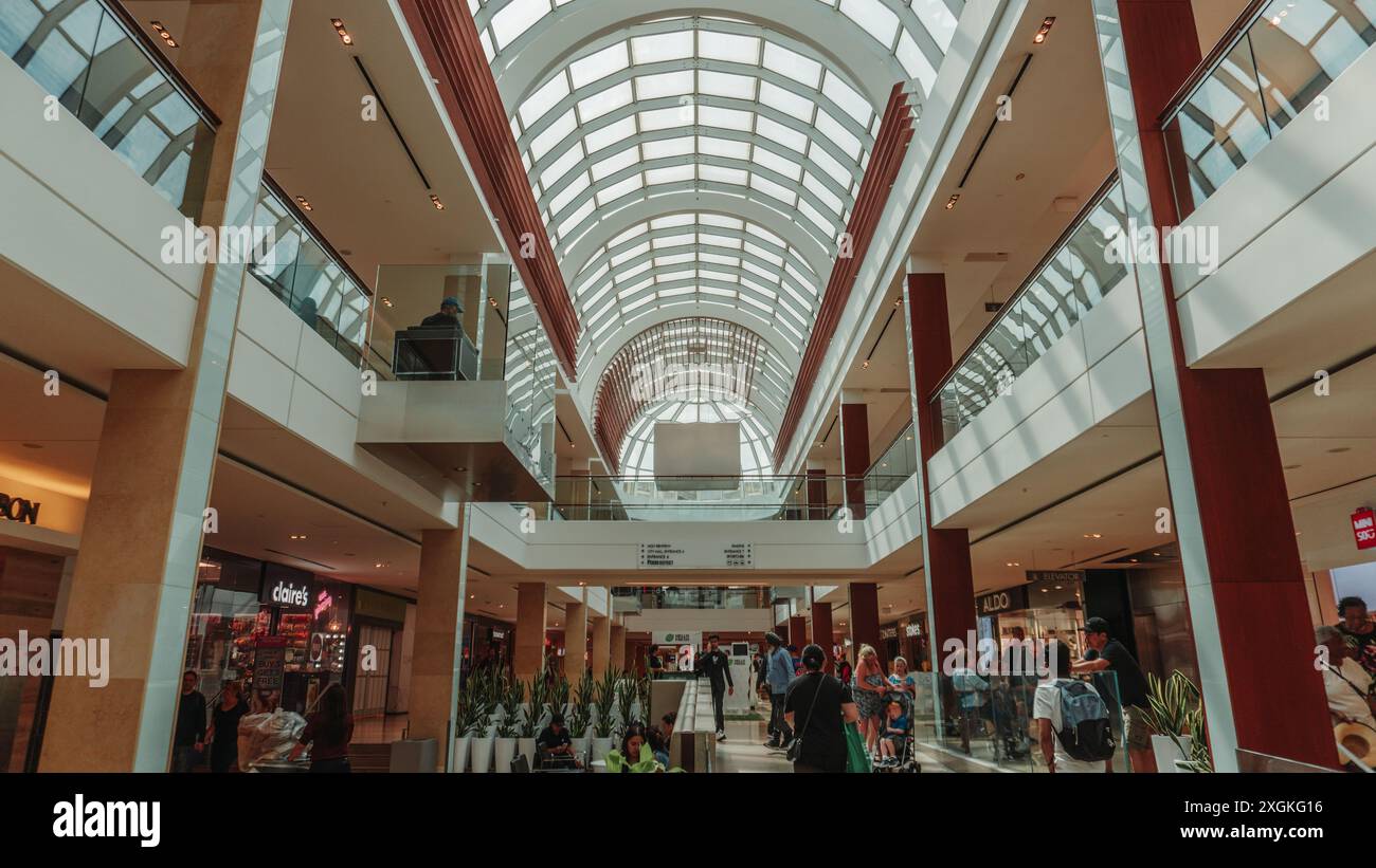 malls and streets Stock Photo - Alamy