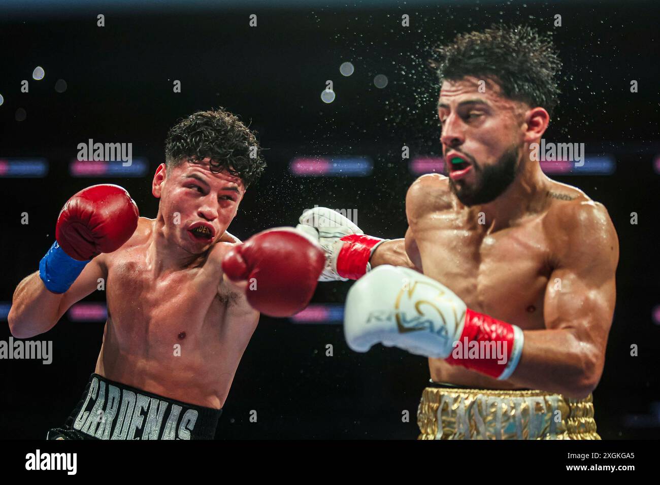 PHOENIX, ARIZONA - JUNE 29: Arturo Cárdenas and Danny Barrios fight for ...