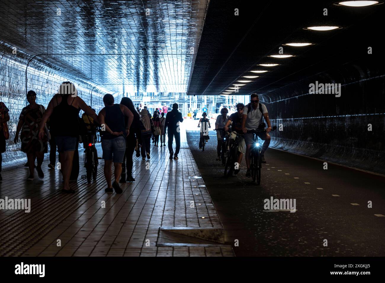 Tunnel gehweg hi-res stock photography and images - Alamy