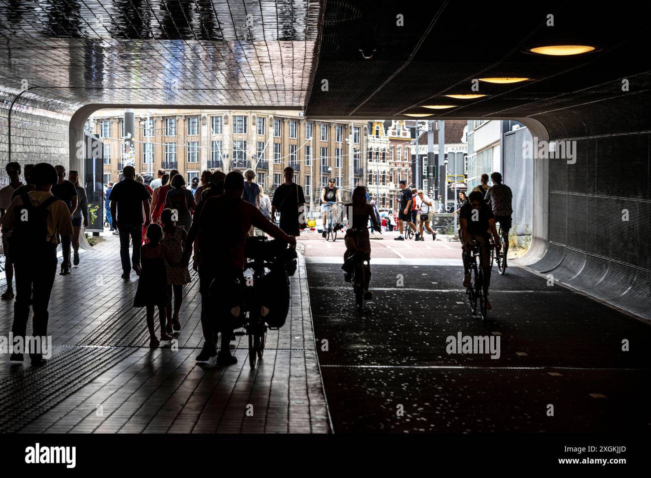 Tunnel gehweg hi-res stock photography and images - Alamy