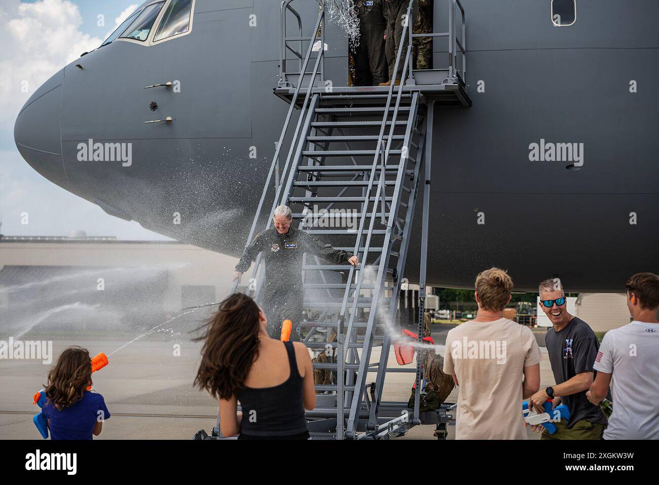 305th air mobility wing commander hi-res stock photography and images ...