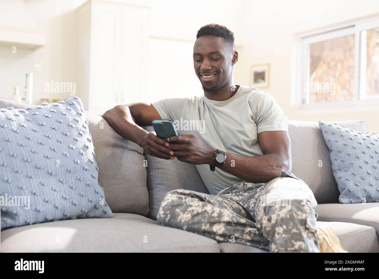 Communication sitting army soldier military hi-res stock photography ...