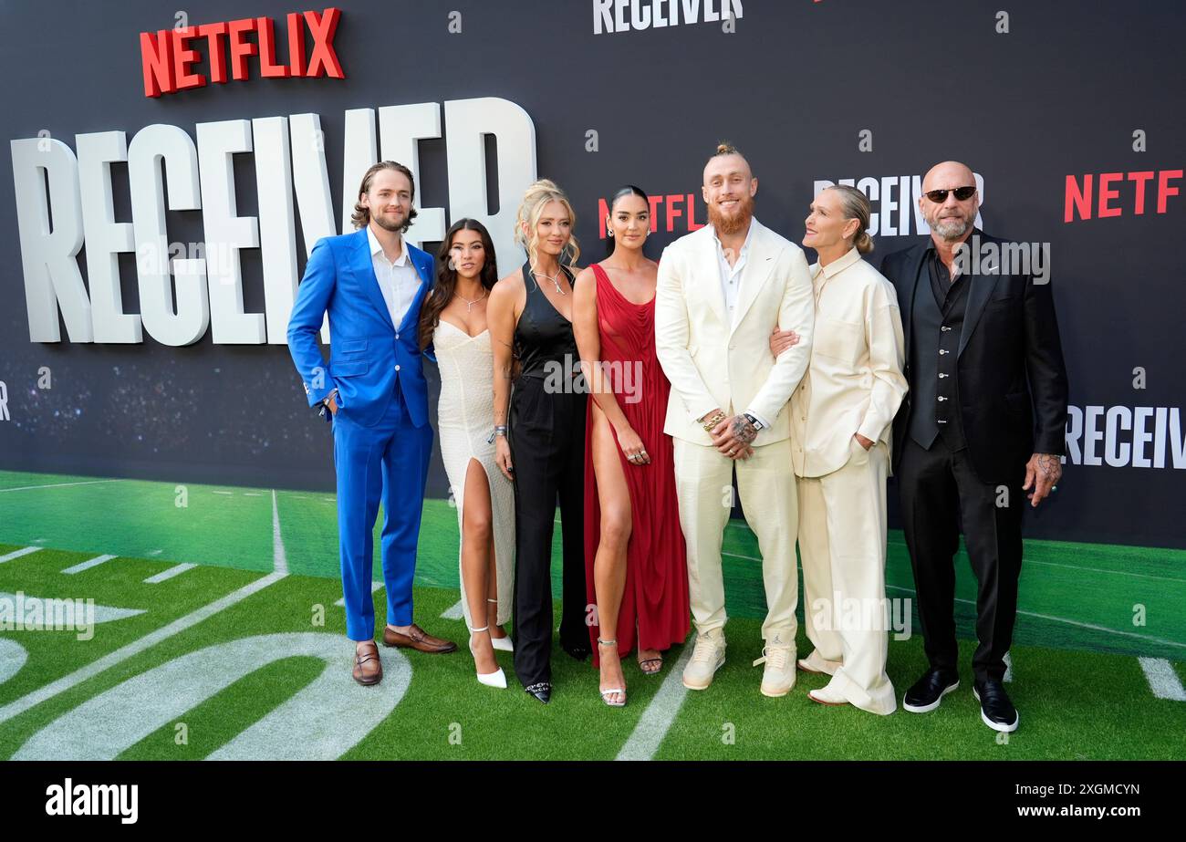 San Francisco 49ers tight end George Kittle, third from right, poses ...