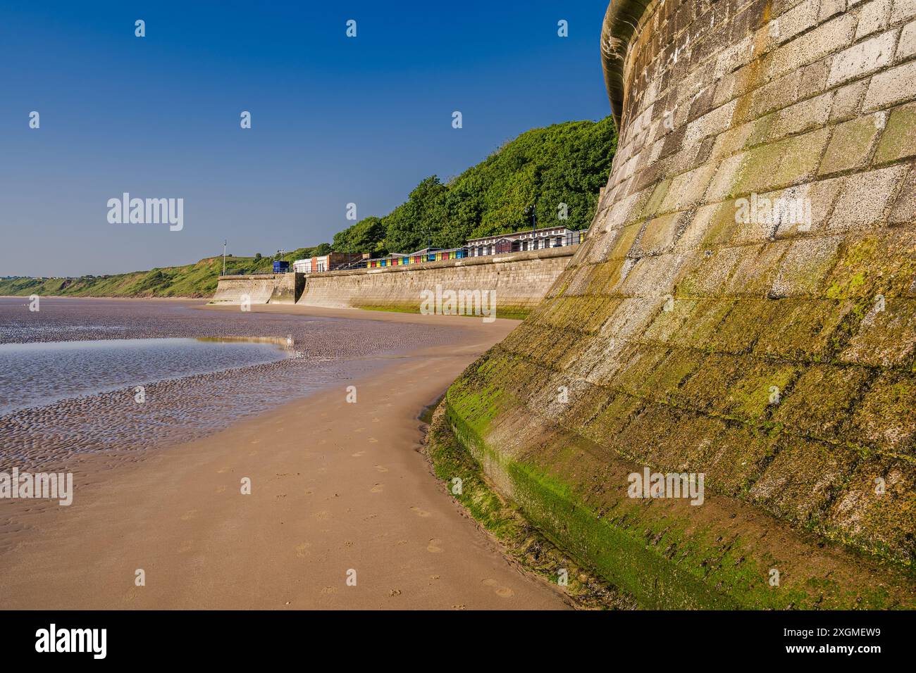 Filey beach huts hi-res stock photography and images - Alamy