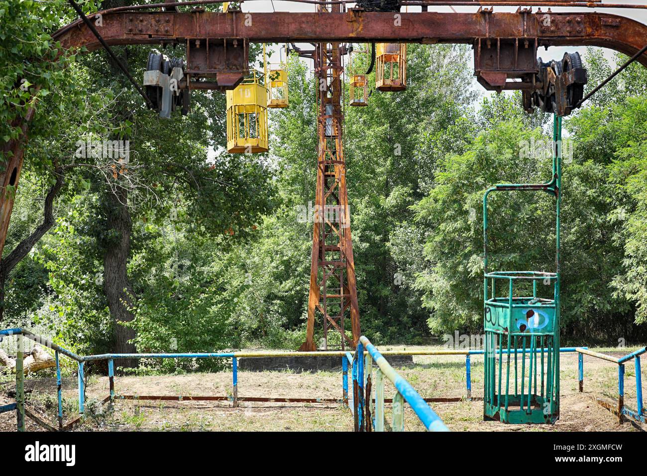 Abandoned cableway cable car view hi-res stock photography and images ...