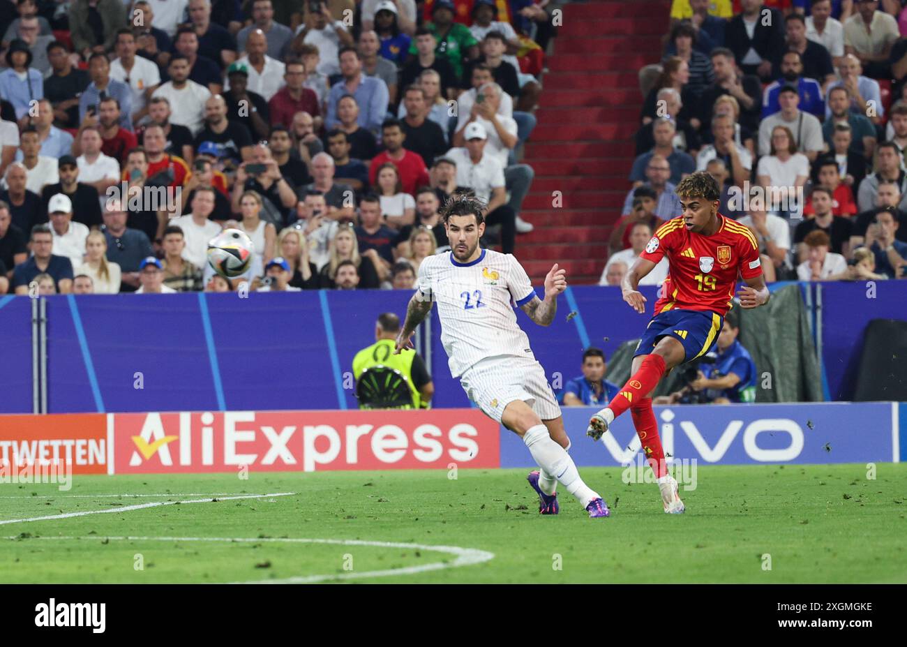 Lamine yamal goal hi-res stock photography and images - Alamy