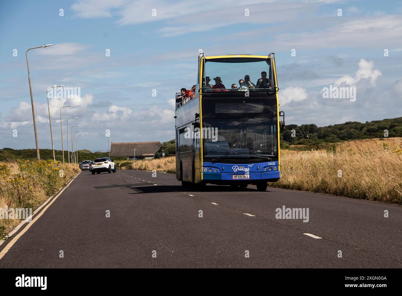 Open top buses hi-res stock photography and images - Alamy