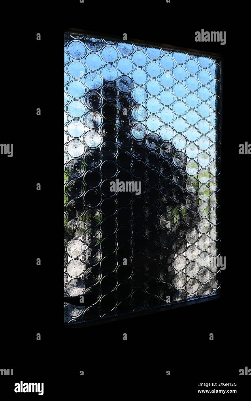 Person entering front door hi-res stock photography and images - Alamy