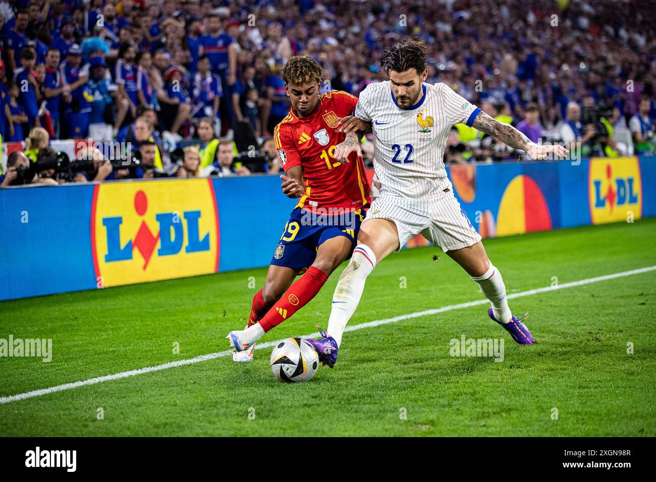 Lamine Yamal (Spanien, #19), Theo Hernandez (Frankreich, #22) GER ...