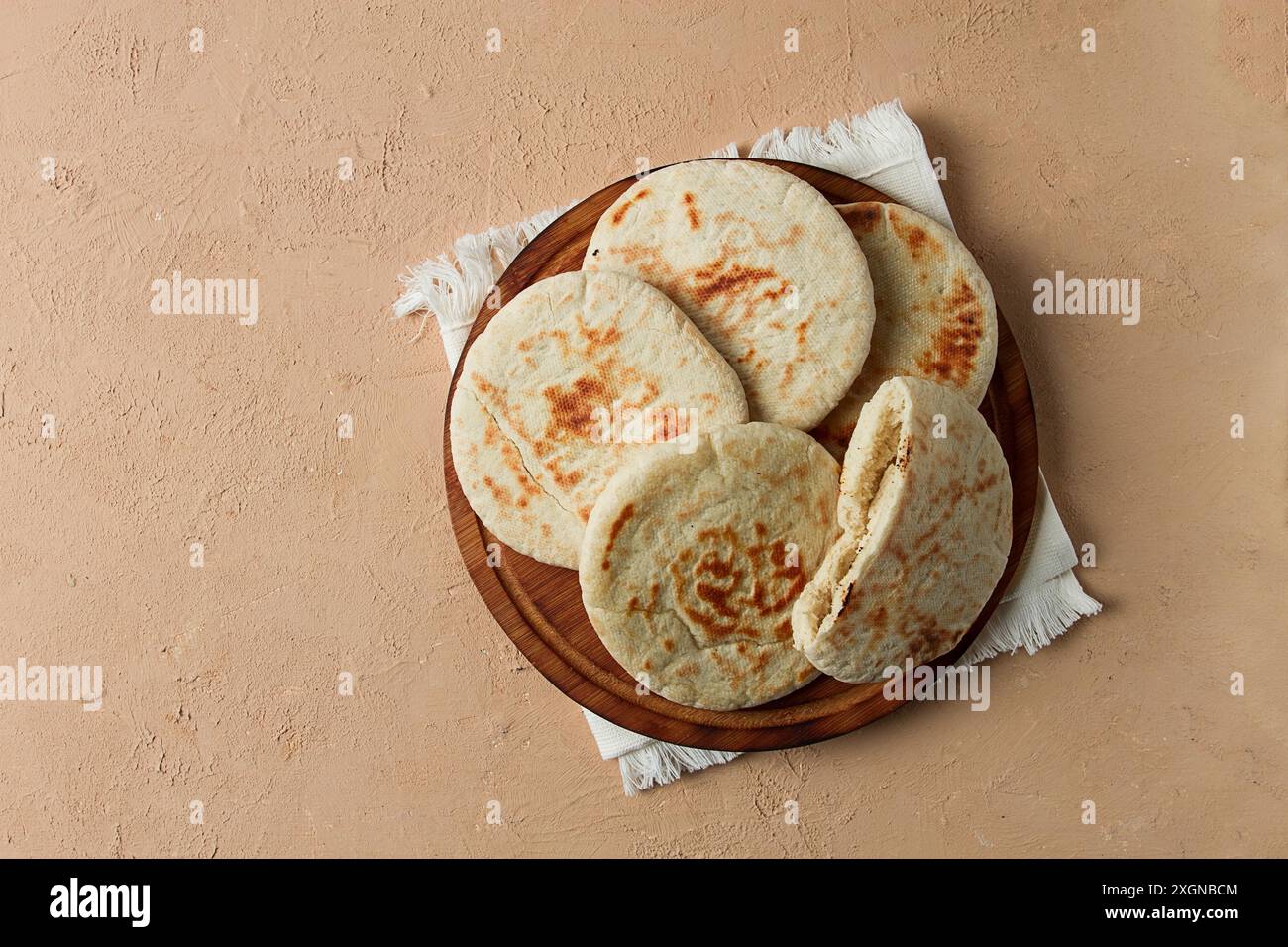 Arabic bread bakery hi-res stock photography and images - Alamy
