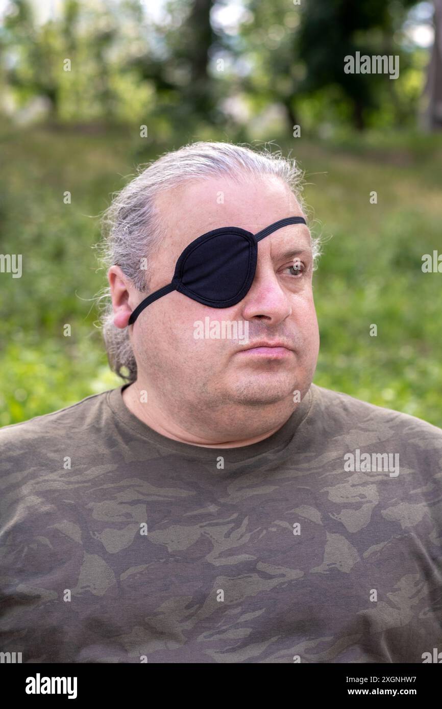 Man with the black eye patch hi-res stock photography and images - Alamy