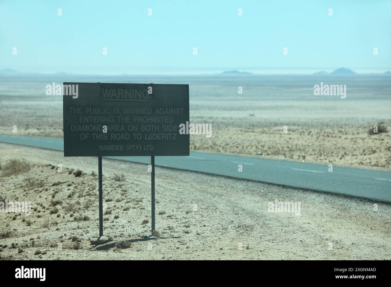 On the road B 4, warning sign at the beginning of the diamond ...