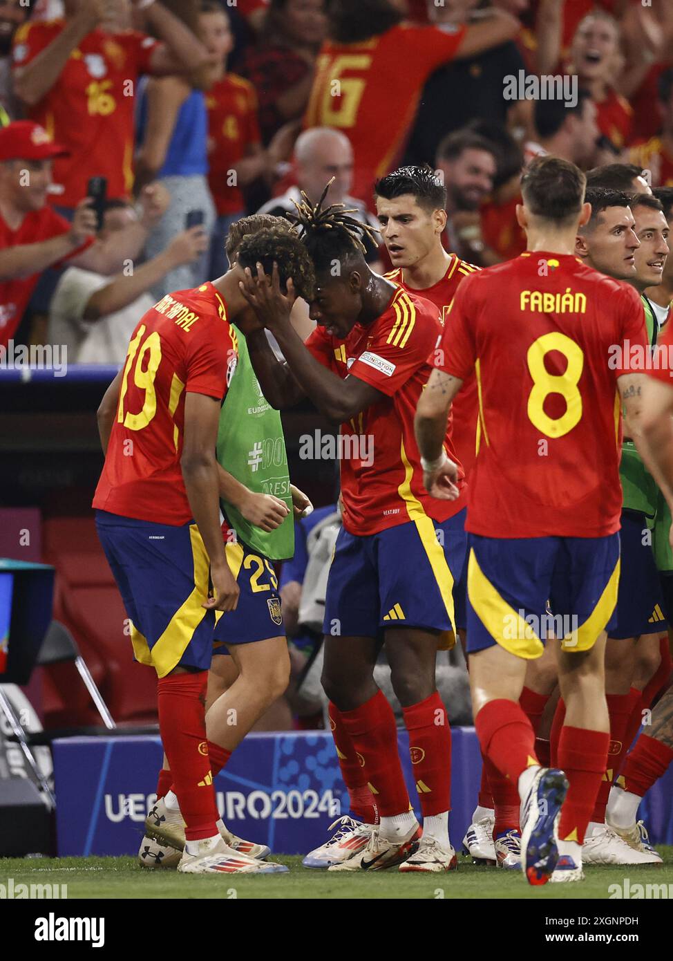 MUNICH - (l-r) Fermin Lopez of Spain, Lamine Yamal of Spain, Nico ...